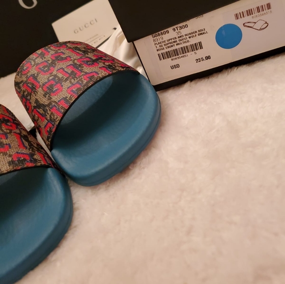 Gucci | Shoes | Gucci Gg Supreme Wolf Sliders | Poshmark